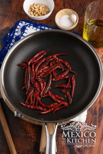 Salsa Macha (Authentic Mexican Recipe) Mexico in my kitchen