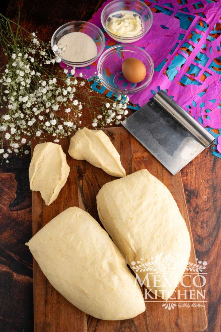 Mexican Bread of the Dead Recipe (Pan de Muerto)